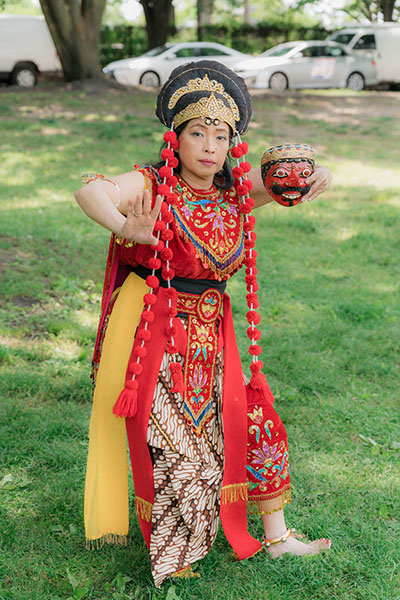 Detty Kastubi Aziz – Modero & Co.